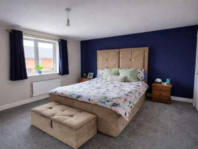 3 bed house for sale