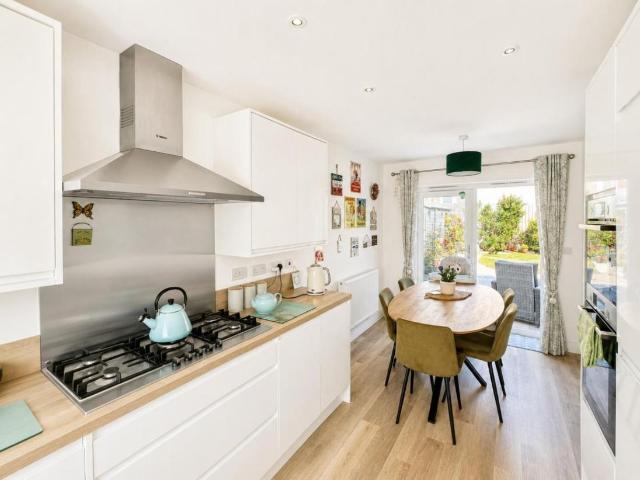 3 bed house for sale