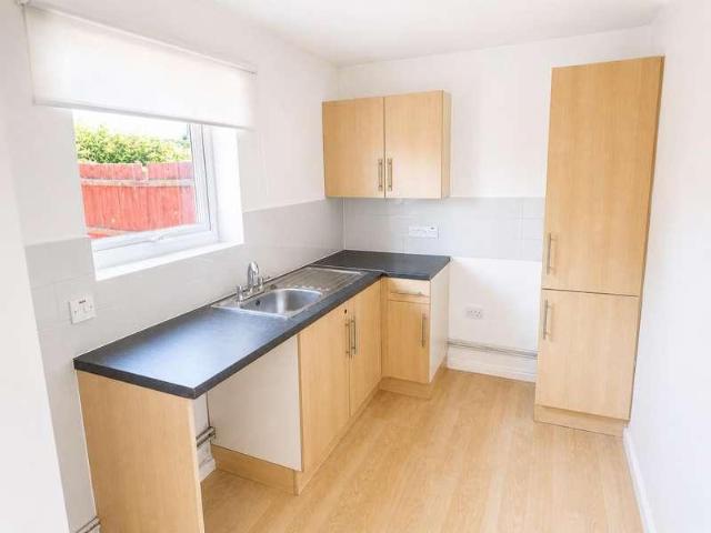 2 bed house for sale