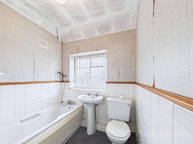 3 bed house for sale