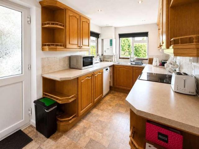 3 bed house for sale