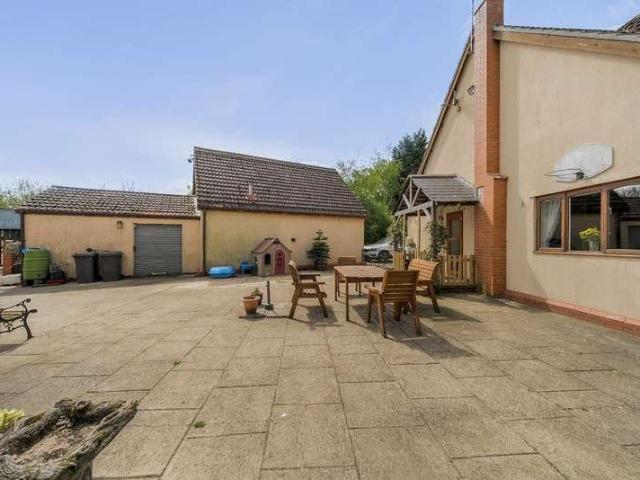 3 bed house for sale