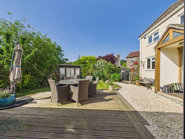 4 bed house for sale