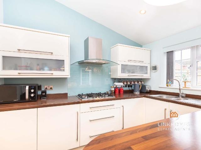 3 bed house for sale