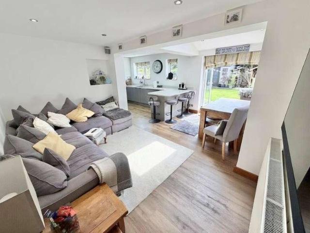 3 bed house for sale