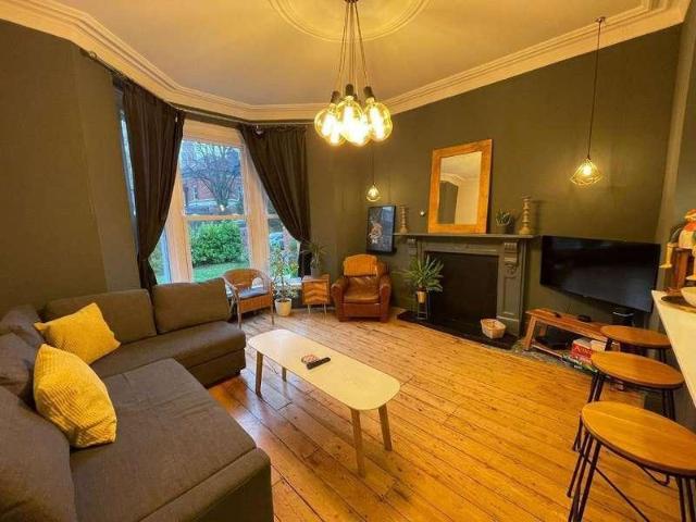 3 bed flat for sale