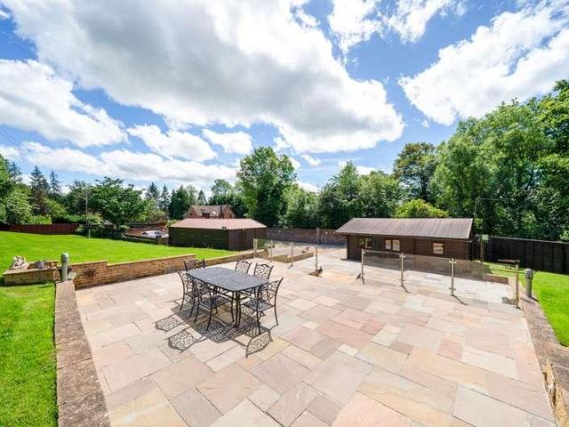 3 bed house for sale