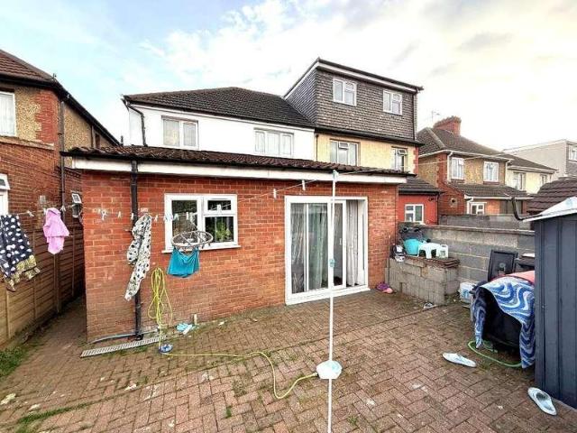 3 bed house for sale