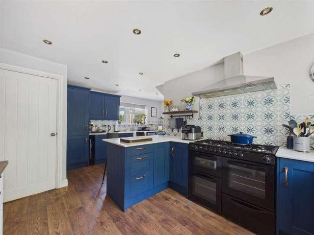 3 bed house for sale