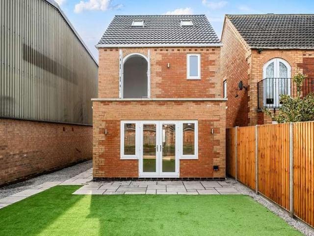 3 bed house for sale