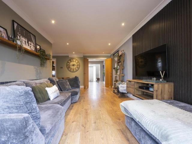 3 bed house for sale