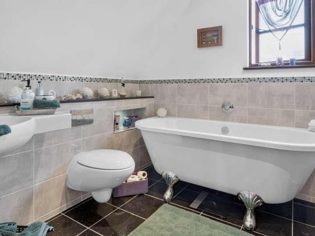 3 bed house for sale