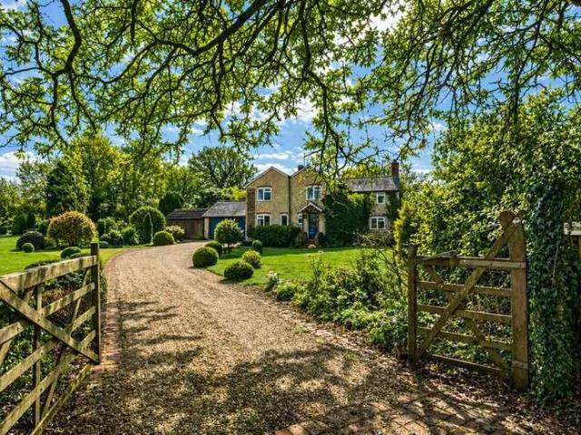 3 bed house for sale