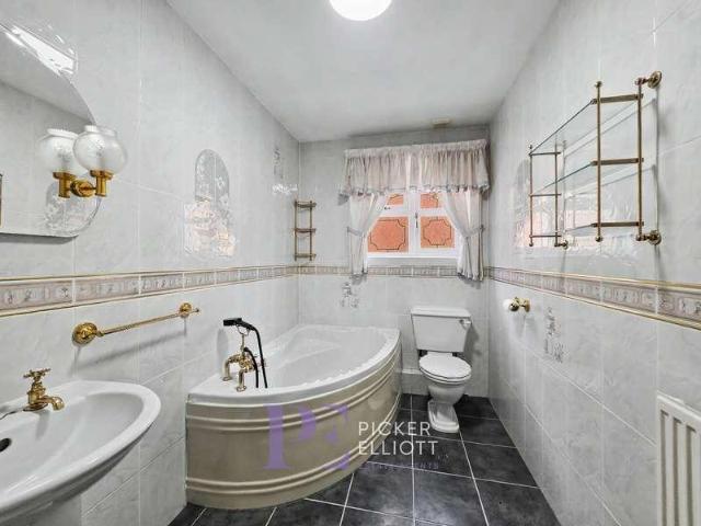 3 bed house for sale