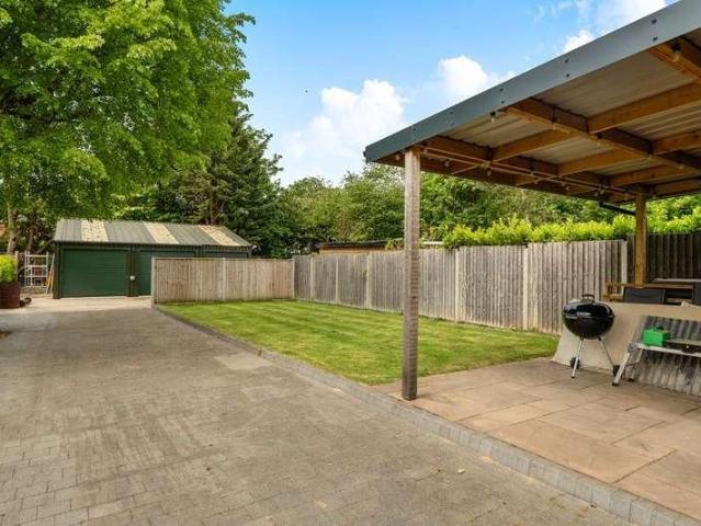 3 bed house for sale