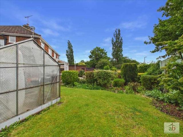 3 bed house for sale