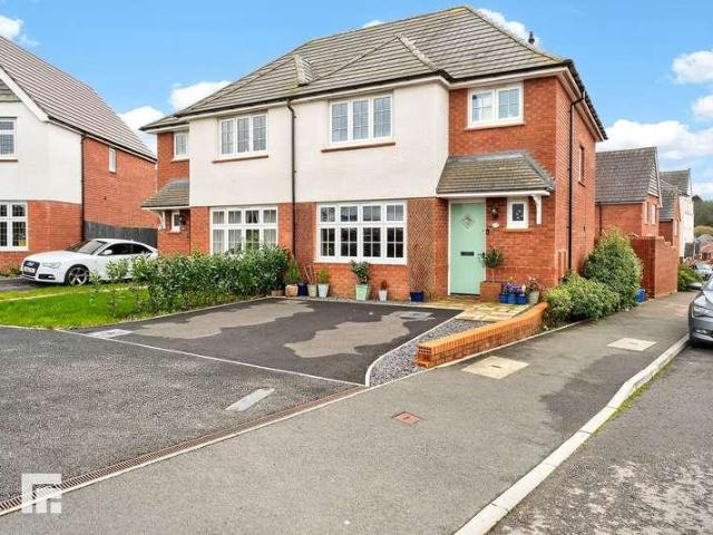 3 bed house for sale