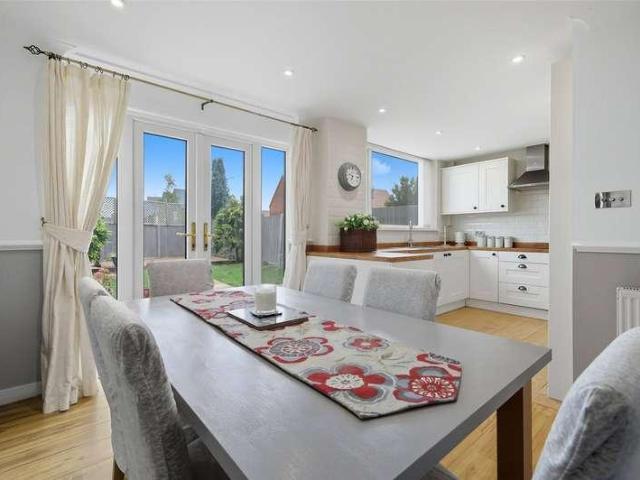 3 bed house for sale