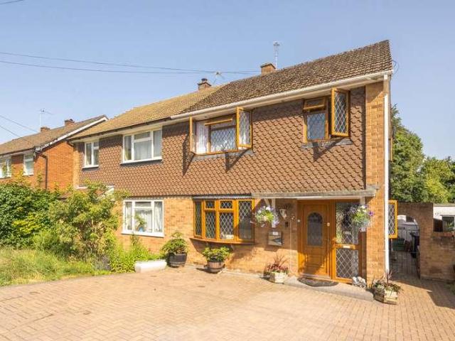3 bed house for sale