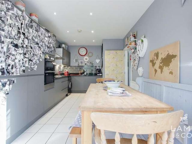 3 bed house for sale