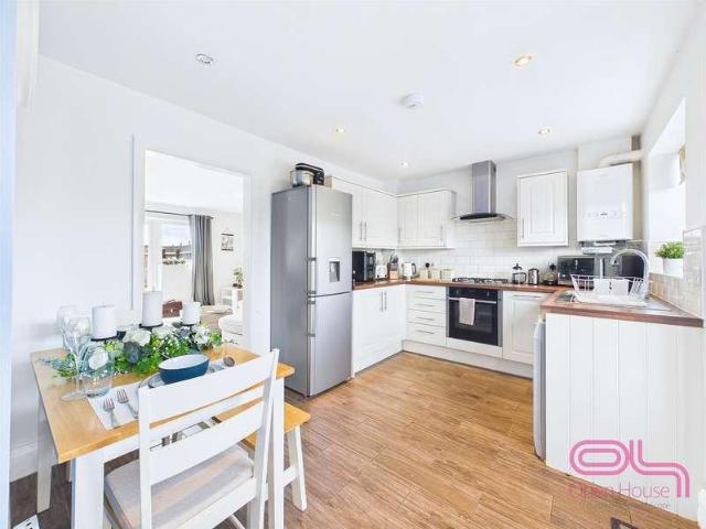 3 bed house for sale