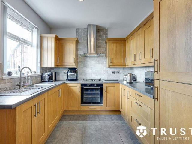 3 bed house for sale