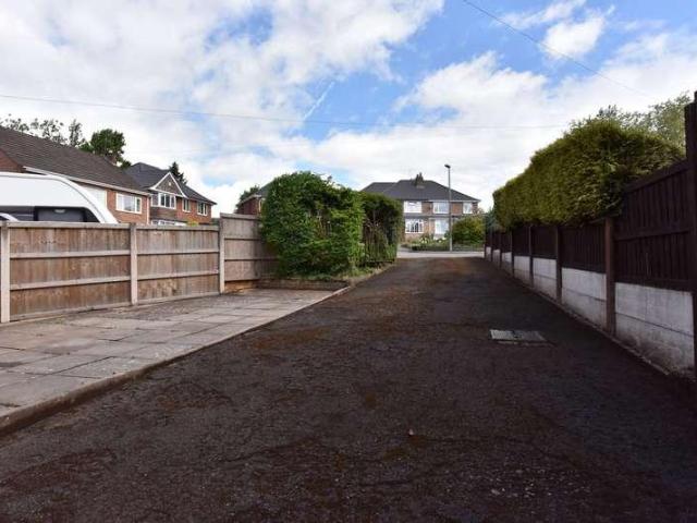 3 bed house for sale