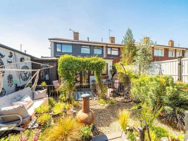 3 bed house for sale