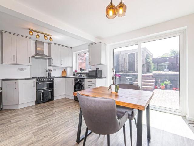 3 bed house for sale