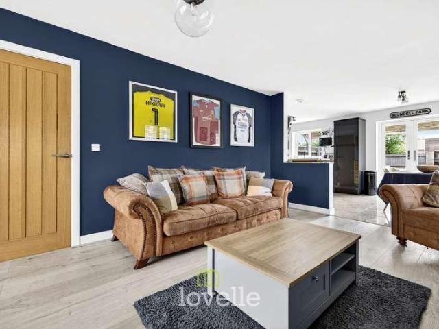 3 bed house for sale