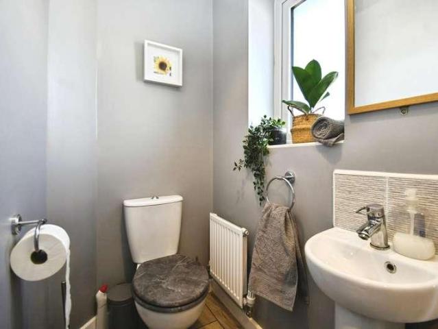3 bed house for sale