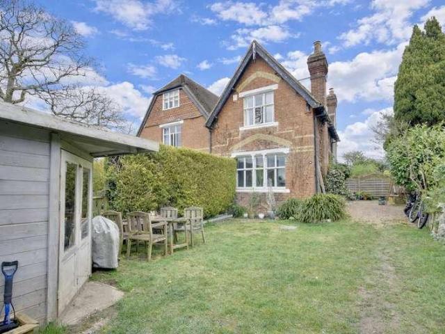3 bed house for sale