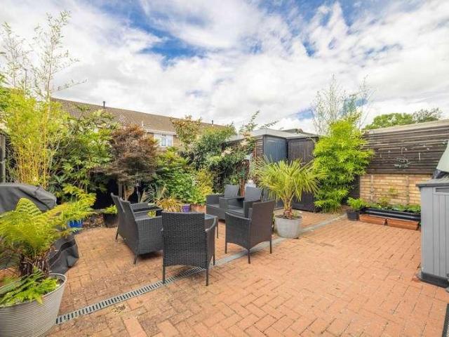 3 bed house for sale