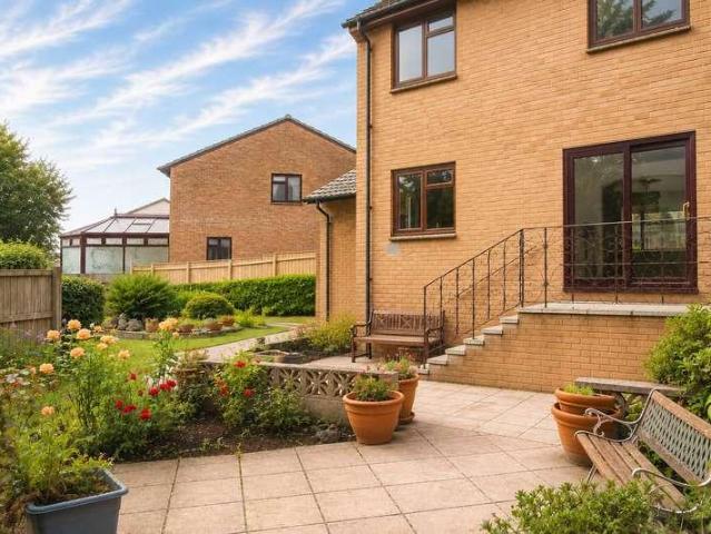 3 bed house for sale