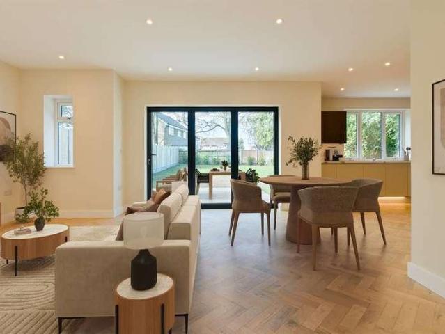 3 bed house for sale