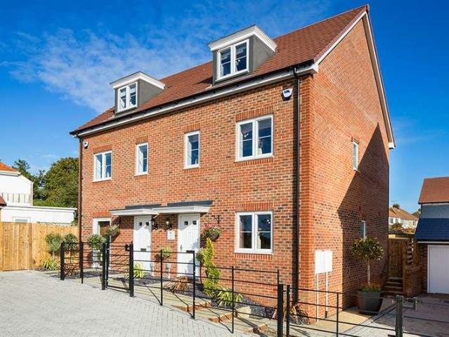 3 bed house for sale