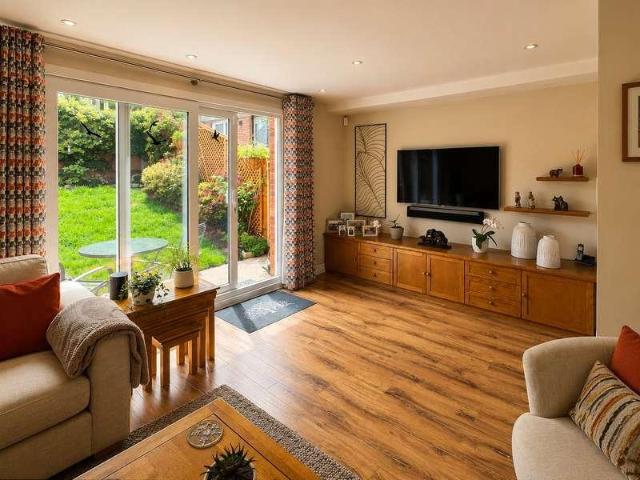 3 bed house for sale