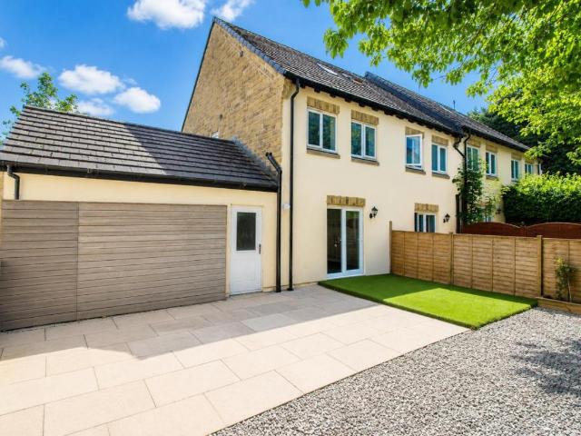 3 bed house for sale