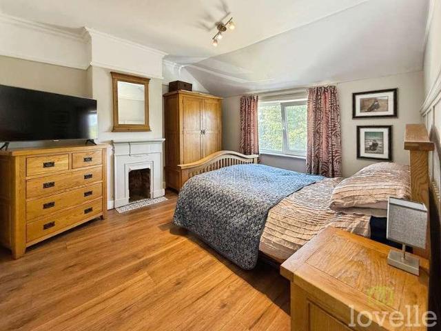 3 bed house for sale