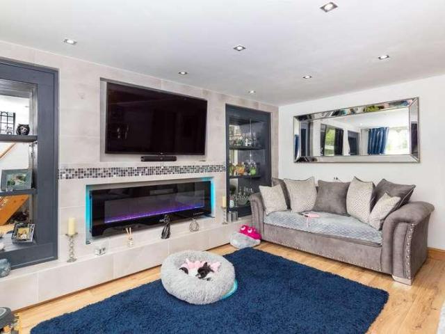 3 bed house for sale