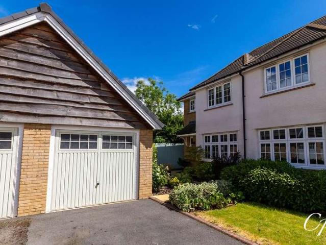 3 bed house for sale