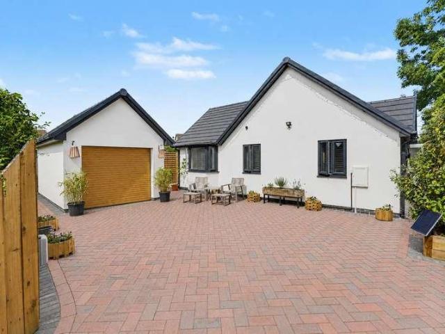 3 bed house for sale