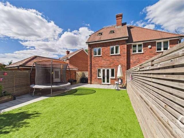 3 bed house for sale