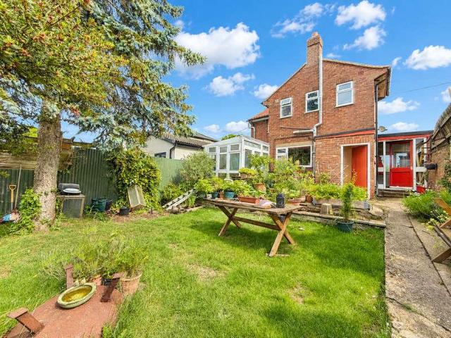3 bed house for sale
