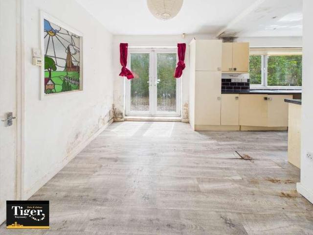 3 bed house for sale