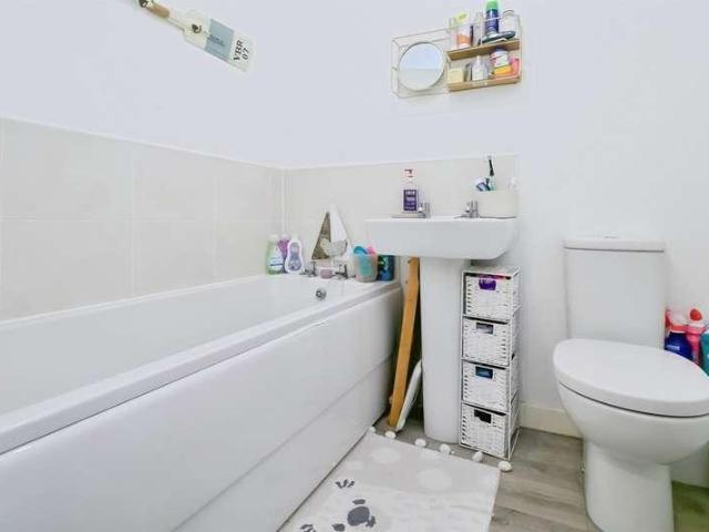 3 bed house for sale