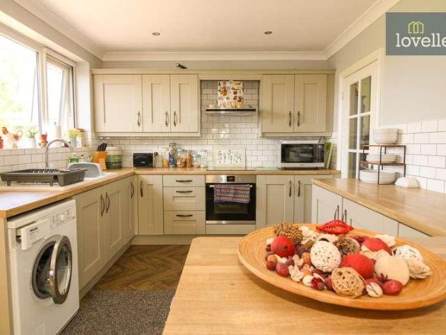 3 bed house for sale