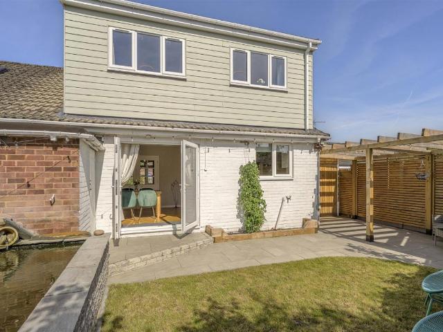 3 bed house for sale