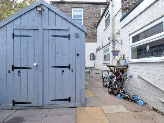 3 bed house for sale