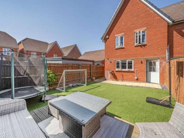 3 bed house for sale